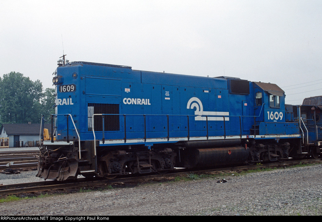 CR 1609, EMD GP15-1, at Hawthorne Yard